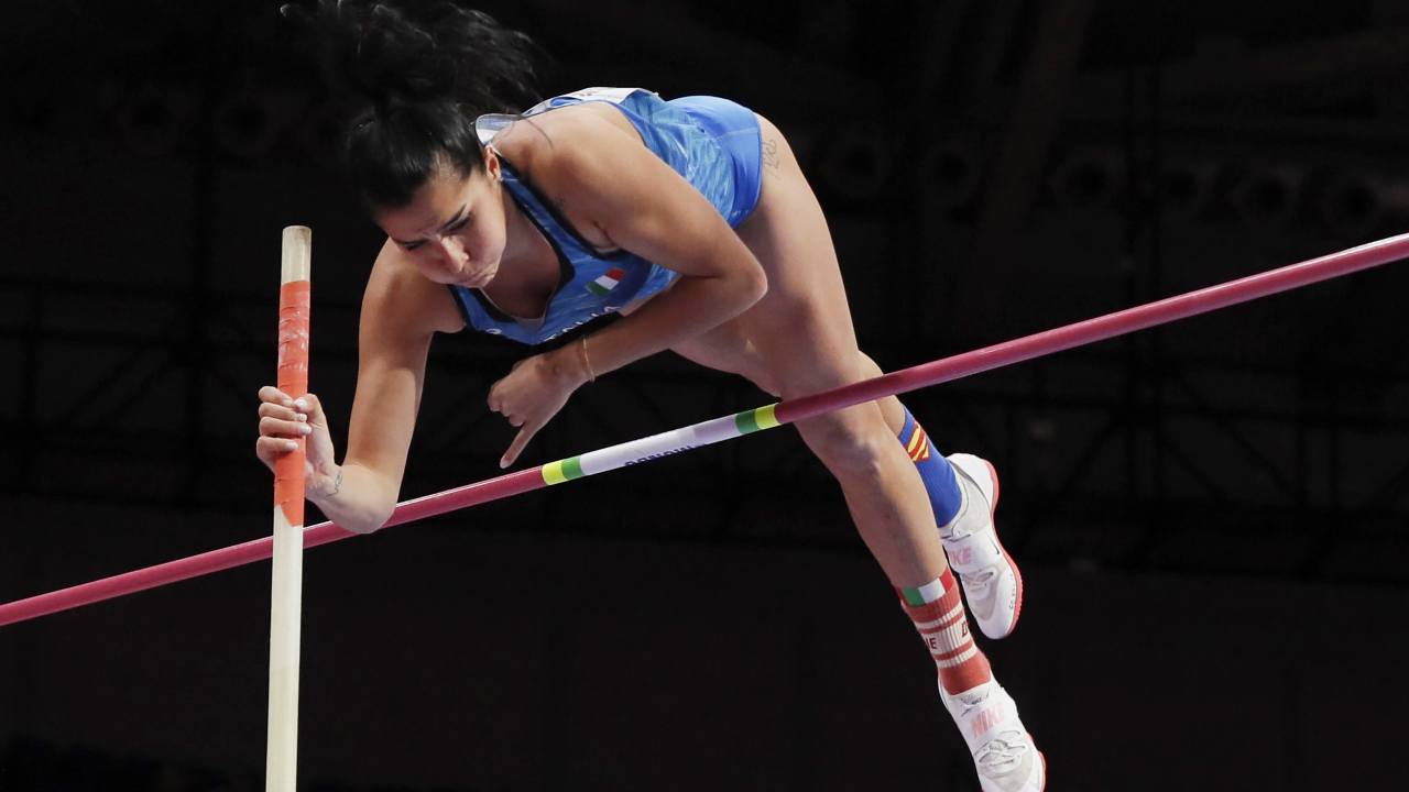 Atletica: Roberta Bruni batte il record italiano nel salto con l’asta ...