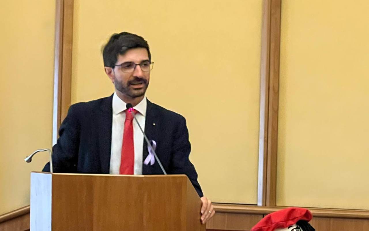 Regione Lazio, stop al cibo sintetico: approvata mozione FdI - Roma ...